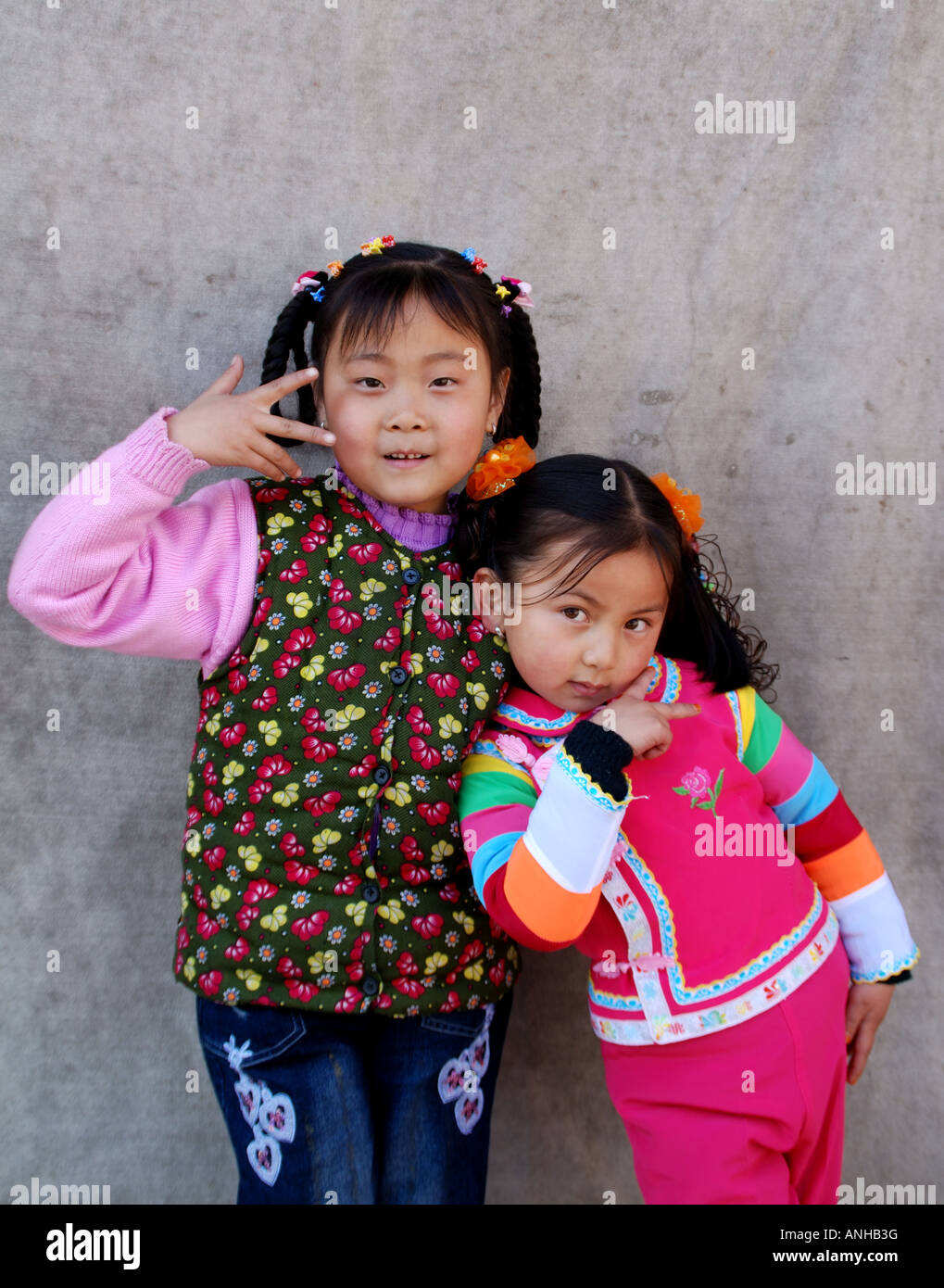 Smiling girls horizontal china hi-res stock photography and images - Alamy