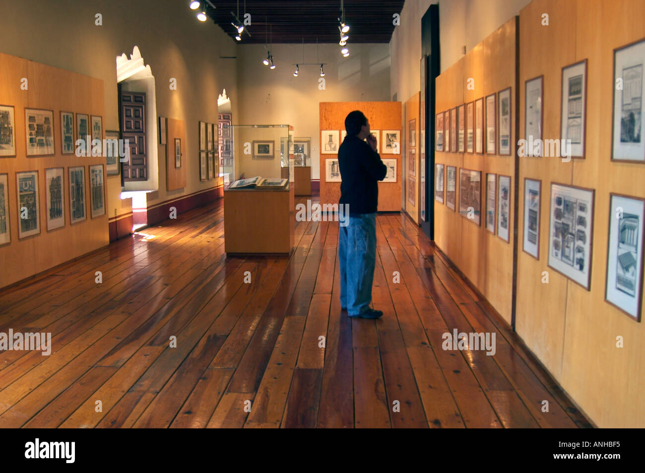 Silver man museum hi-res stock photography and images - Alamy