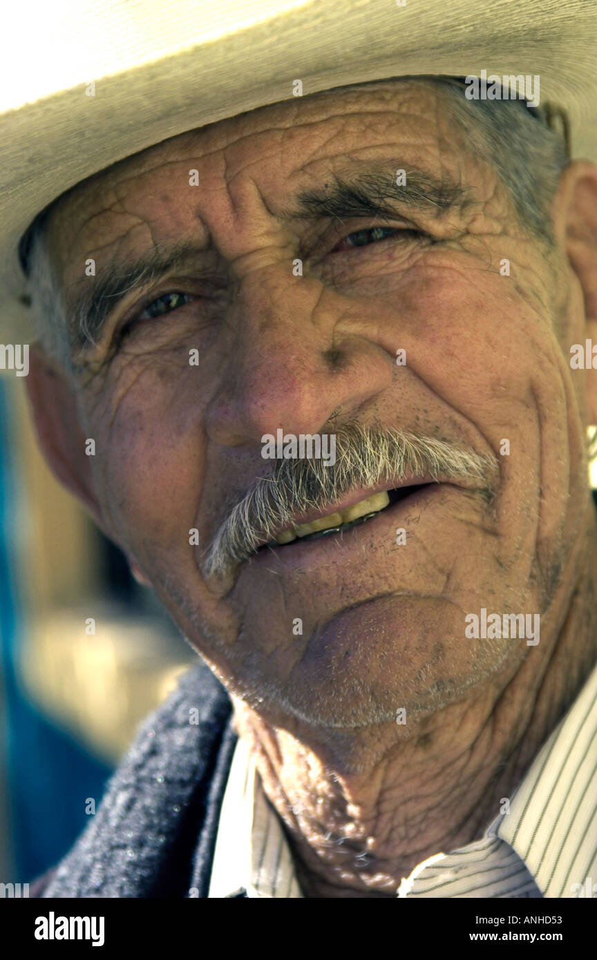 Elderly mexican men hi-res stock photography and images - Alamy