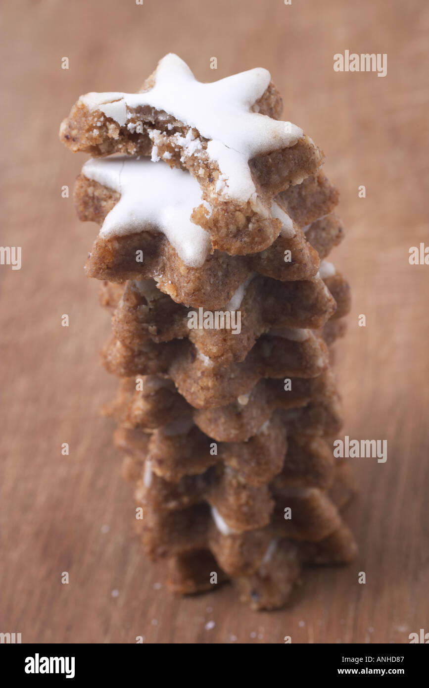 Pile of baked stars hi-res stock photography and images - Alamy