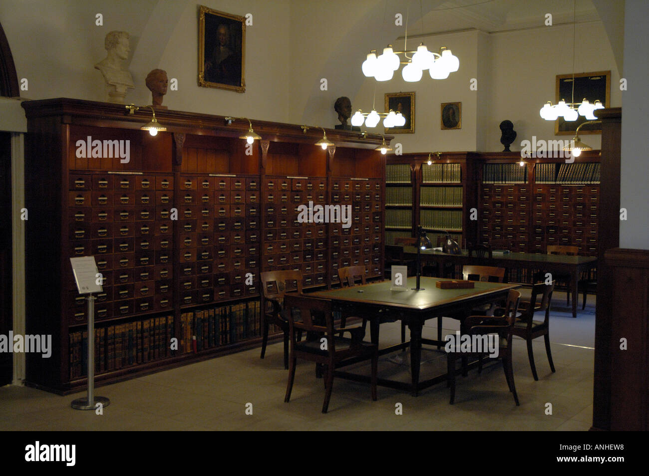 Old library interior hi-res stock photography and images - Alamy