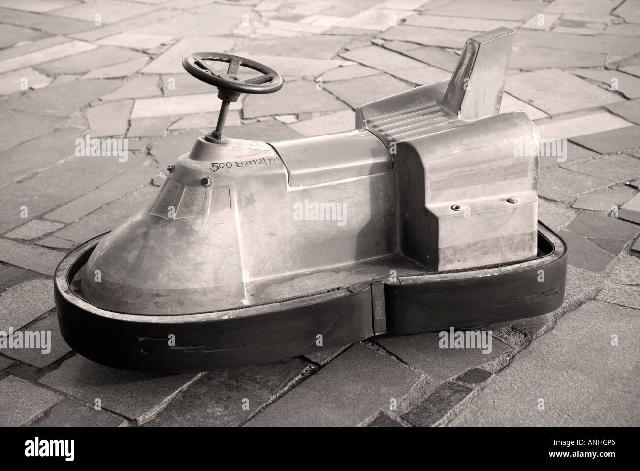 Dodgem car hi-res stock photography and images - Alamy