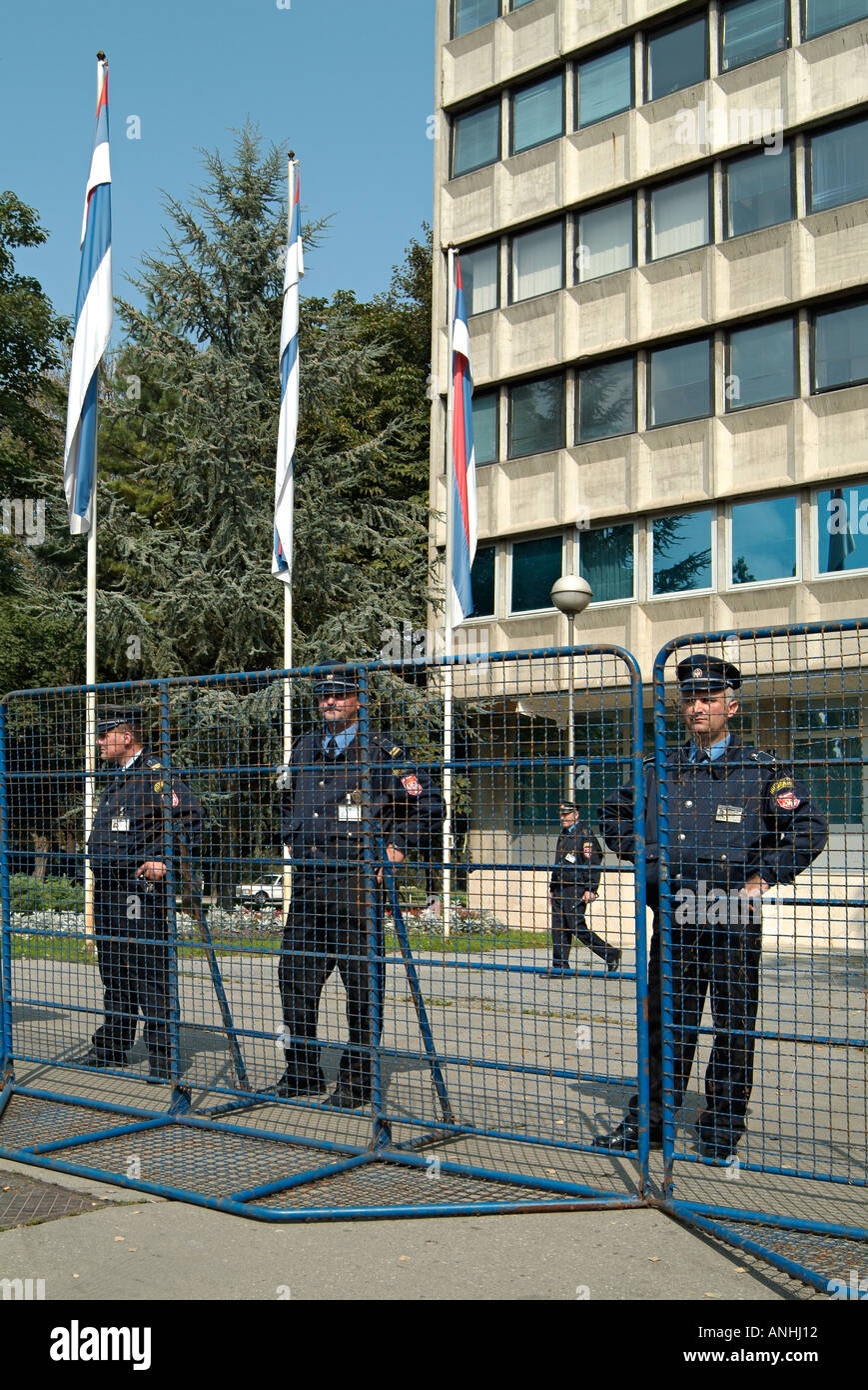 Police man barriers protecting a government building in Banja Luka ...