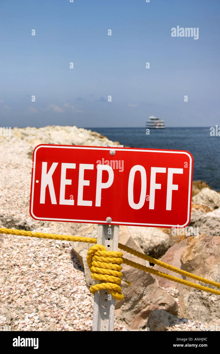Rope sandy beach knot hi-res stock photography and images - Alamy