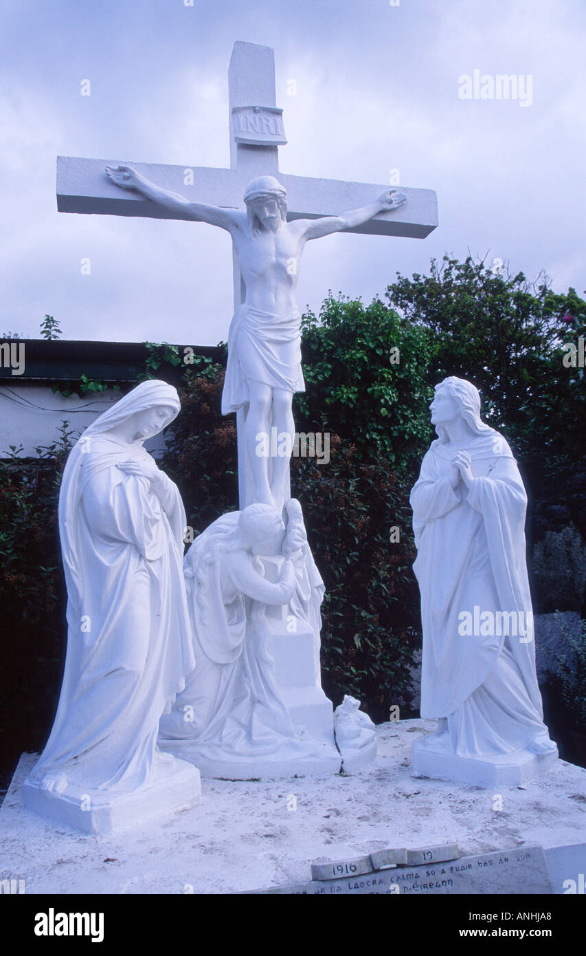Roadside crucifix hi-res stock photography and images - Alamy