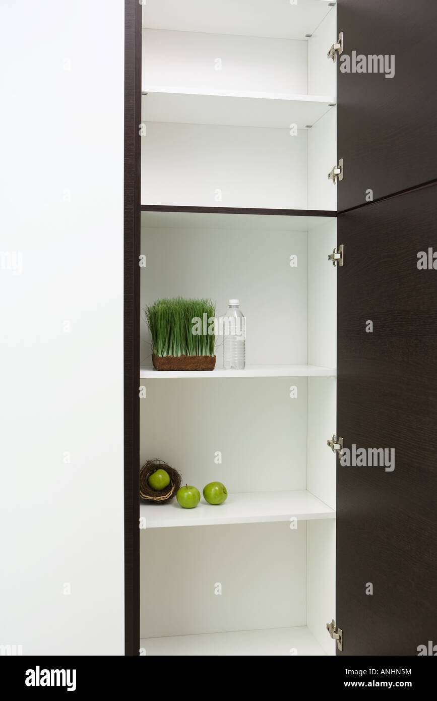Empty pantry shelves hi-res stock photography and images - Alamy