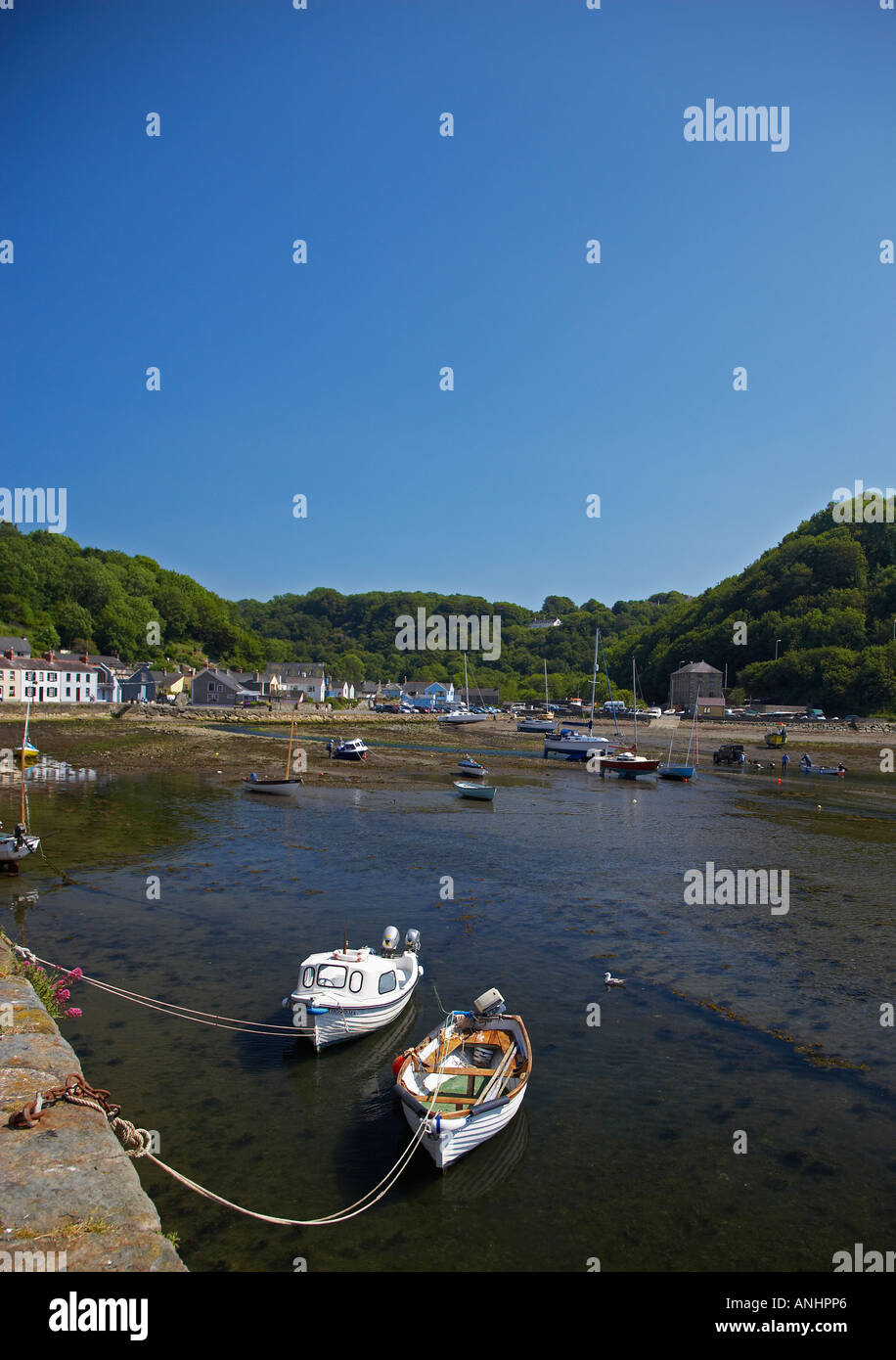 Fishguard quay hi-res stock photography and images - Alamy