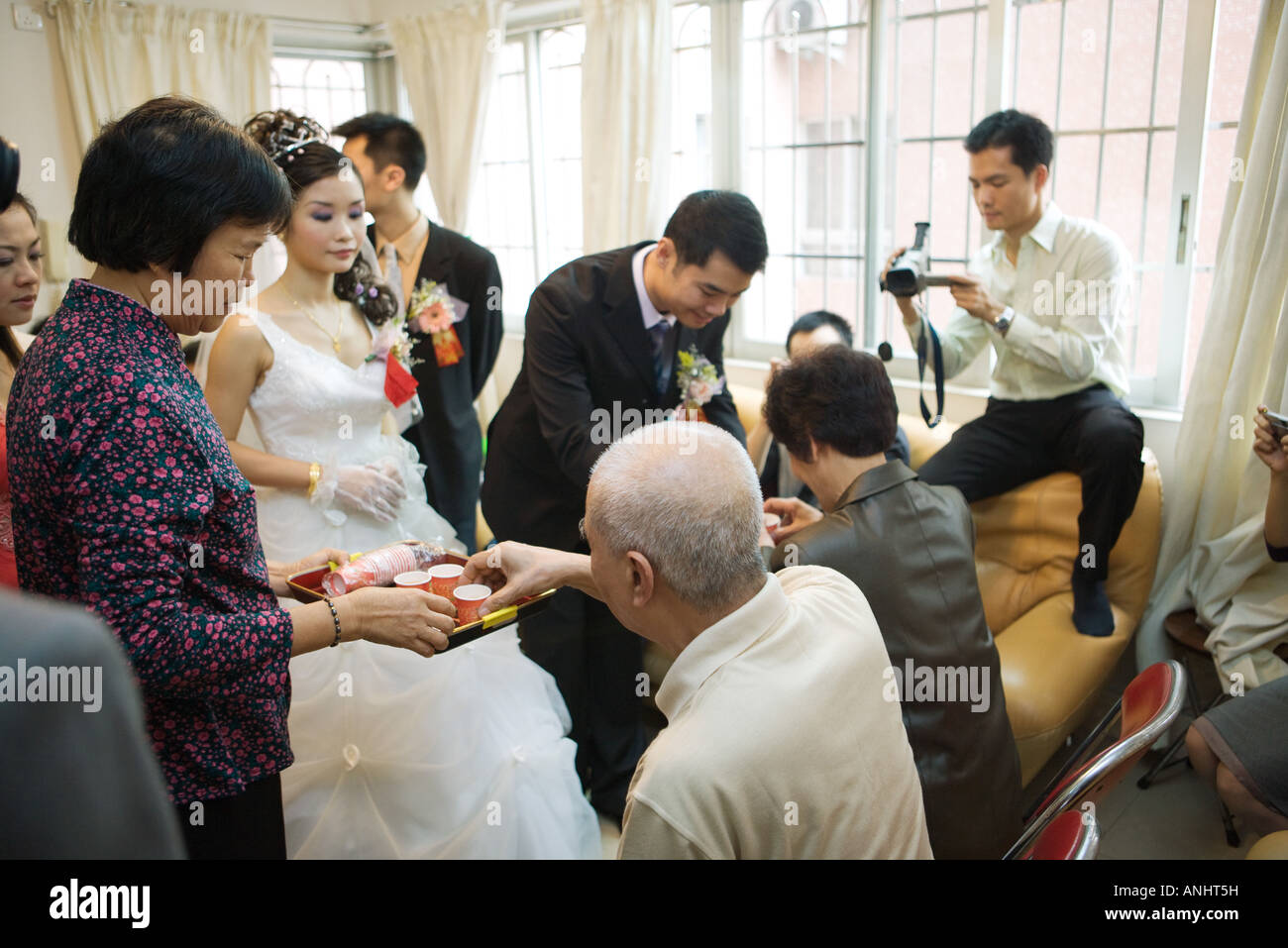 Chinese wedding tea ceremony Stock Photo - Alamy