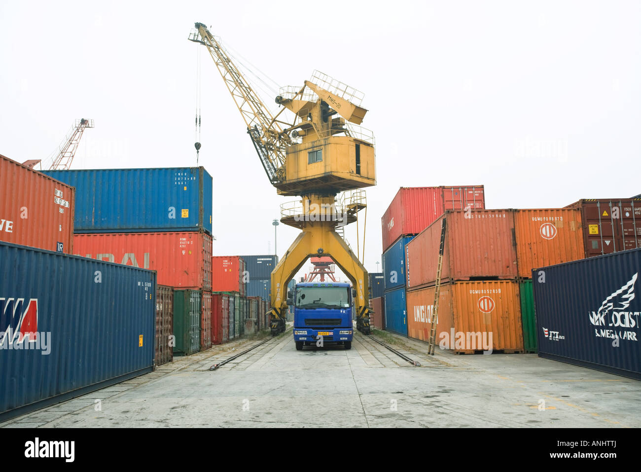 Cargo containers in shipyard Stock Photo - Alamy