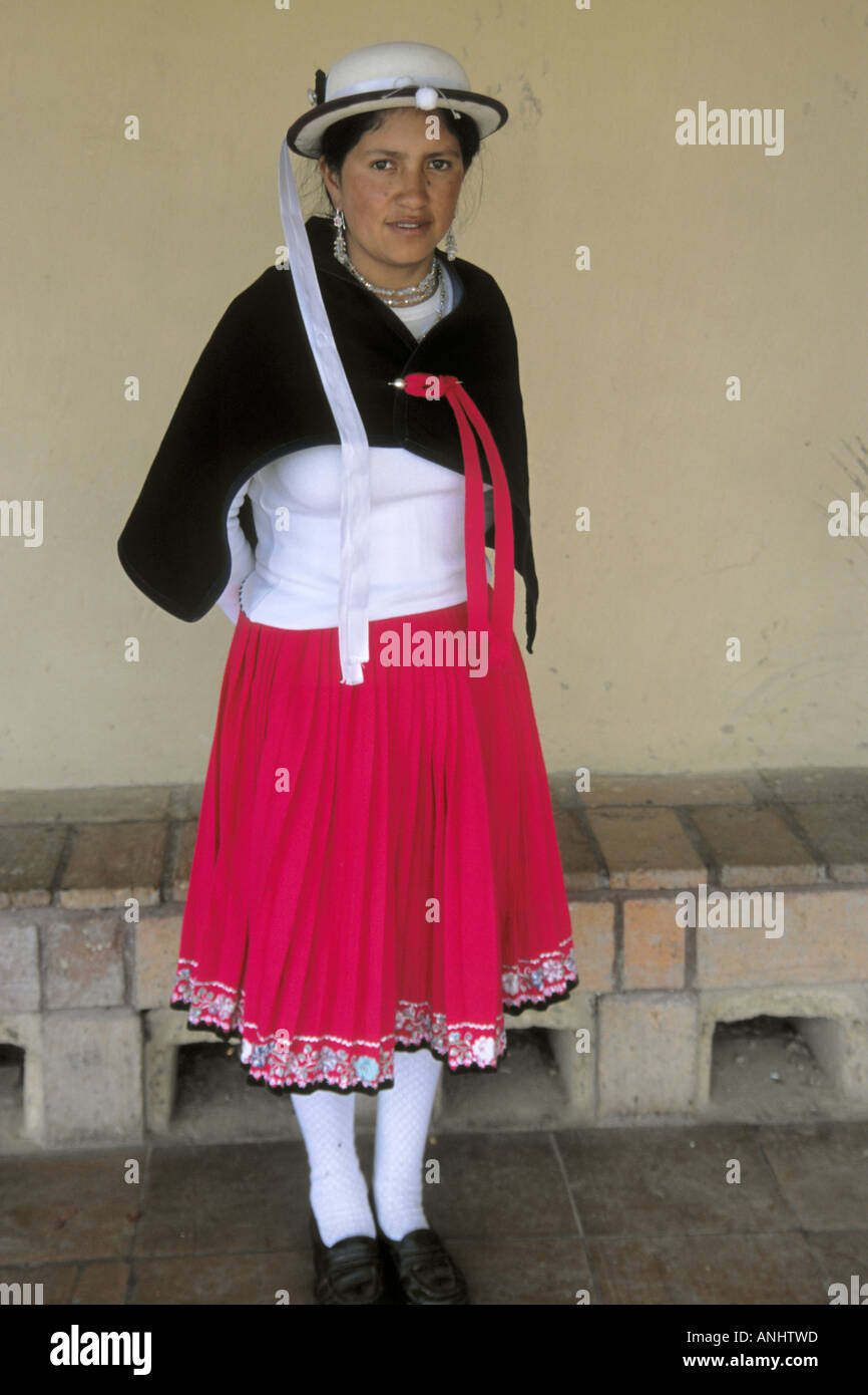 Ecuador Ingapirca woman in traditional dress Stock Photo - Alamy