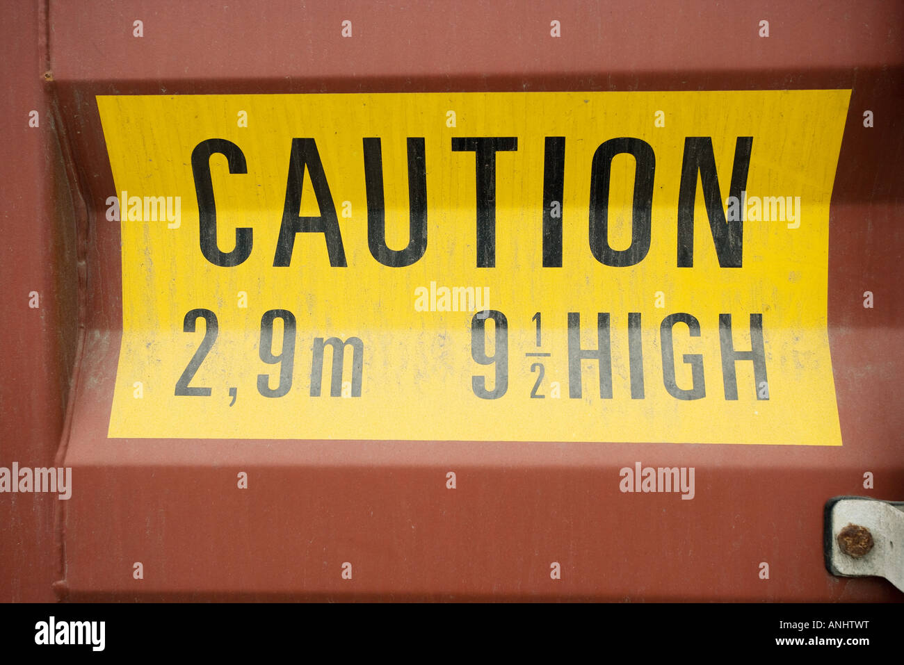 Cargo container dimensions hi-res stock photography and images - Alamy