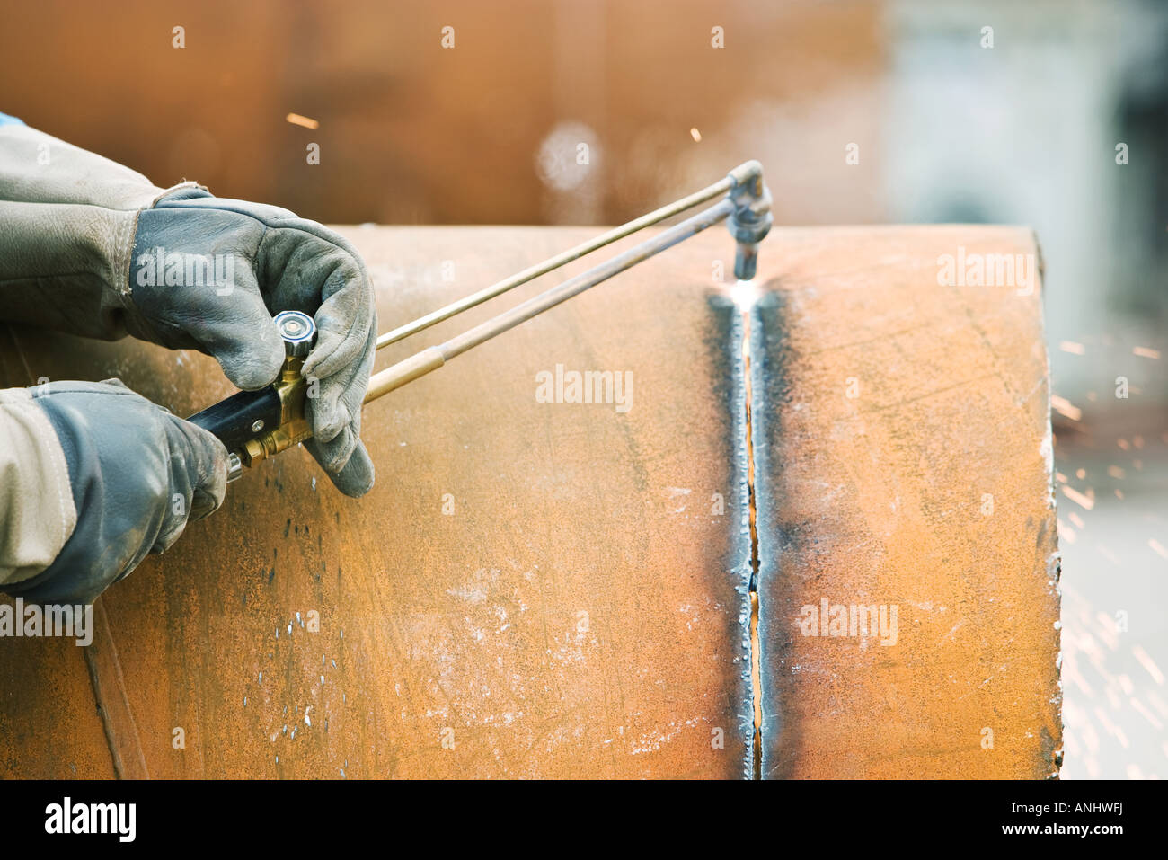 Welders hands hi-res stock photography and images - Alamy