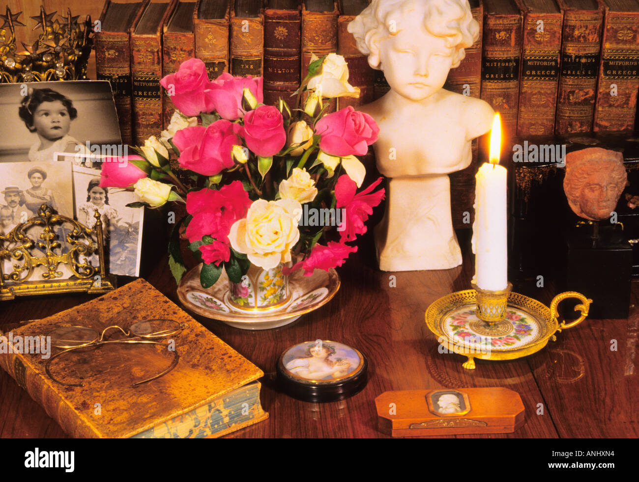 Old photos and mementos hi-res stock photography and images - Alamy