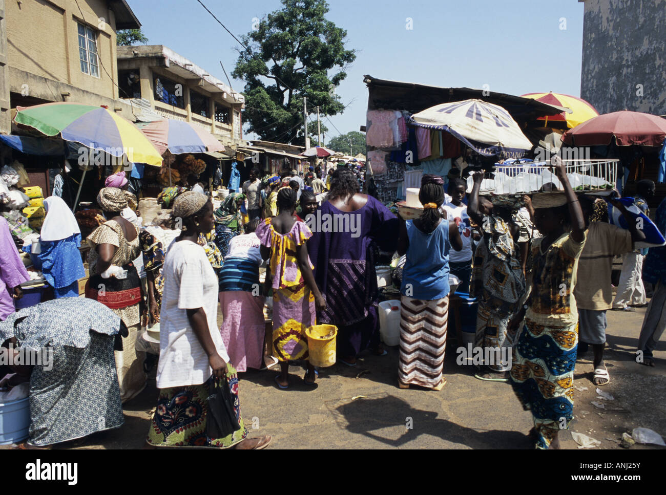 Street scene in Serrekunda near Banjul in the Gambia Stock Photo - Alamy