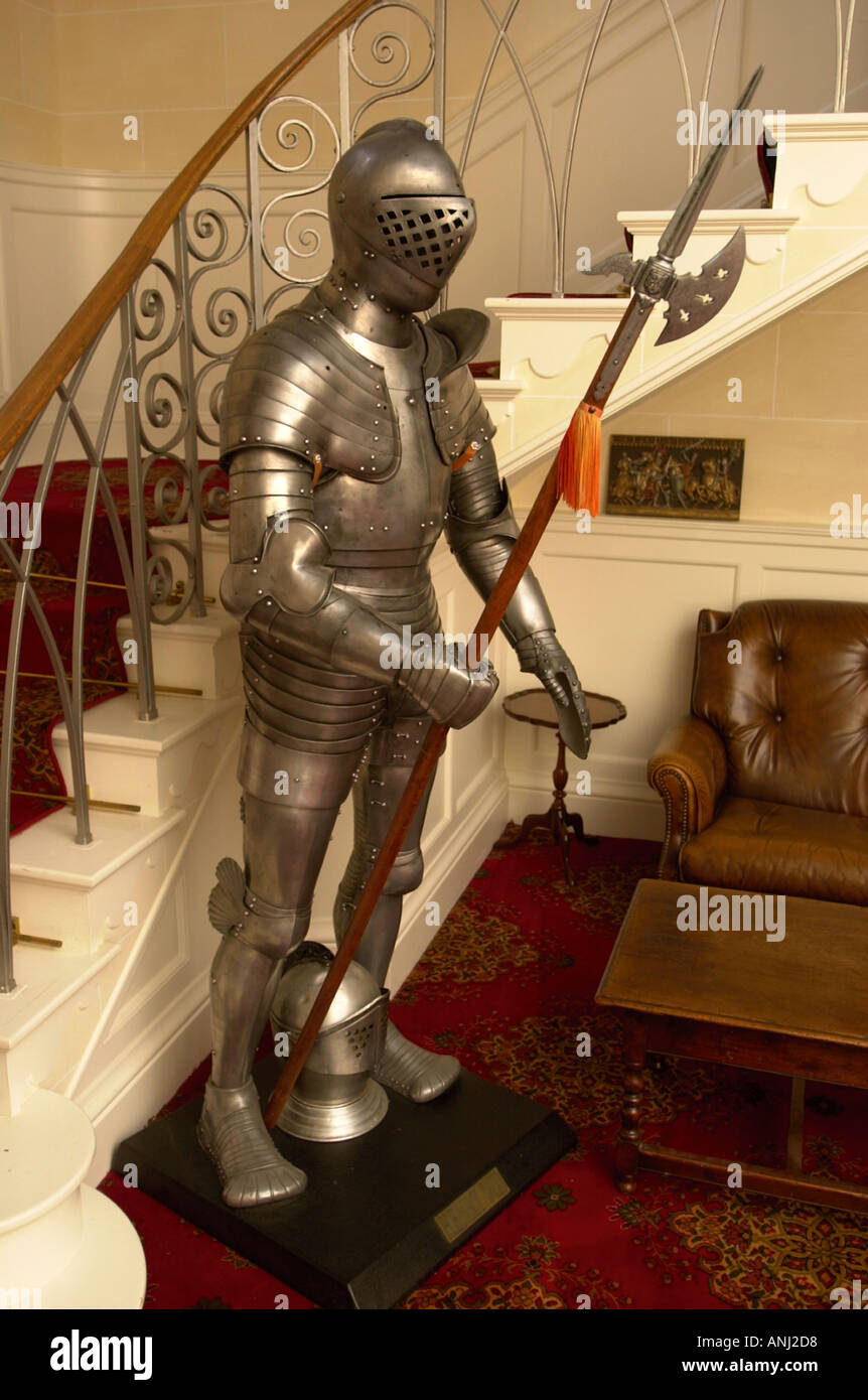 A SUIT OF ARMOUR IN AN ENGLISH COUNTRY HOUSE Stock Photo - Alamy