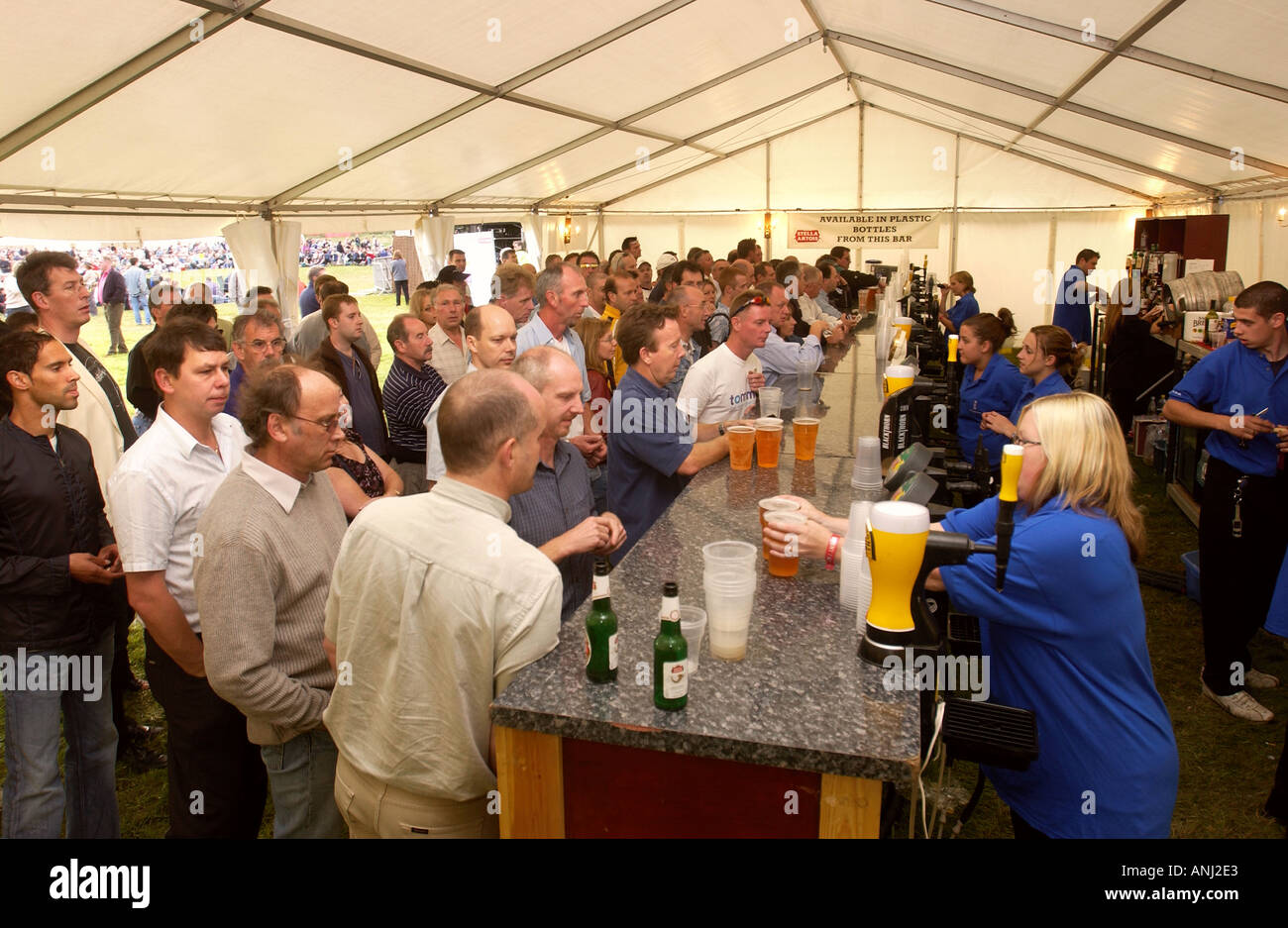THE BEER TENT AT AN OPEN AIR CONCERT AT WESTONBIRT ARBORETUM ...