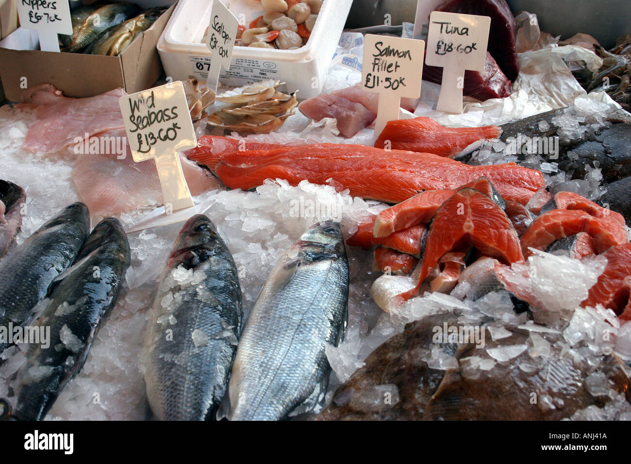 Fishmongers stall borough market southwark hi-res stock photography and ...