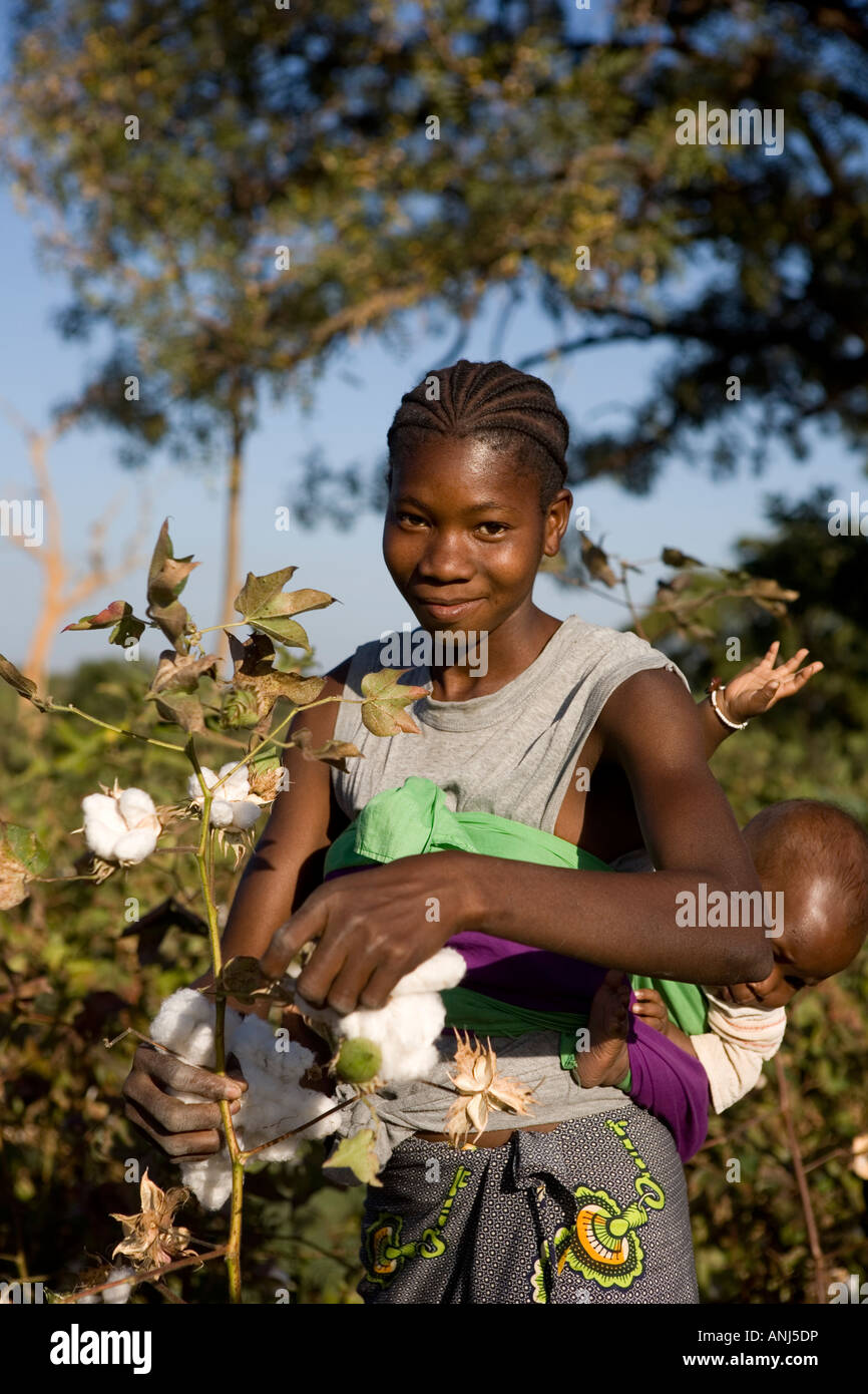 Marouba Souko 18 cotton farmer in Mali Stock Photo - Alamy