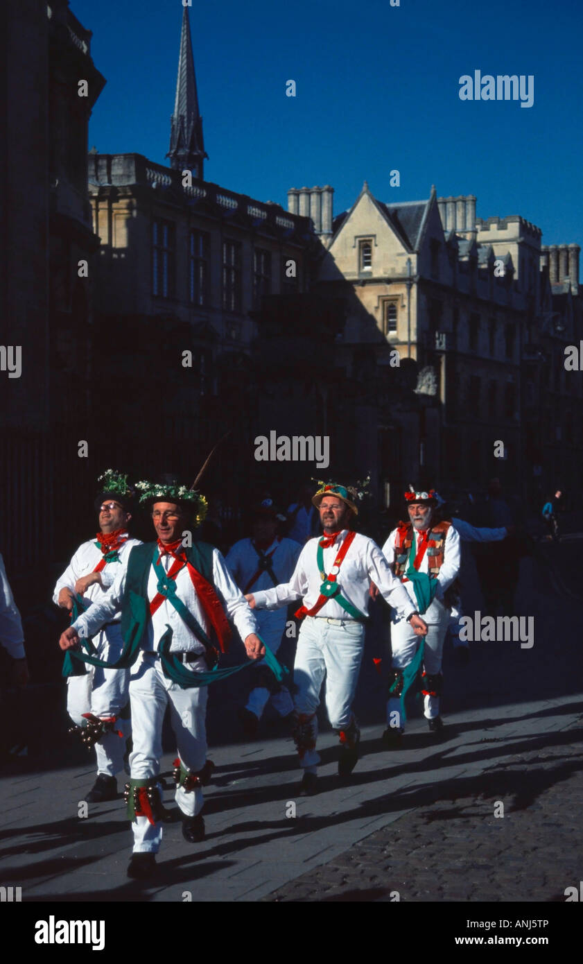 Danza morris hi-res stock photography and images - Alamy