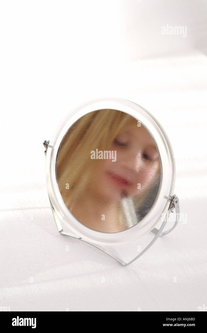 All mirror hi-res stock photography and images - Alamy