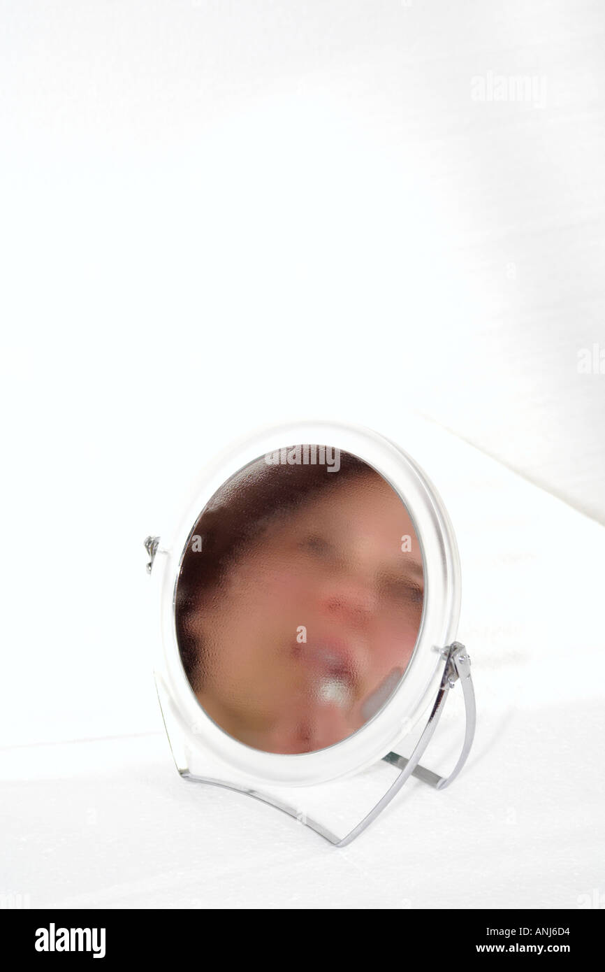 True mirror hi-res stock photography and images - Alamy