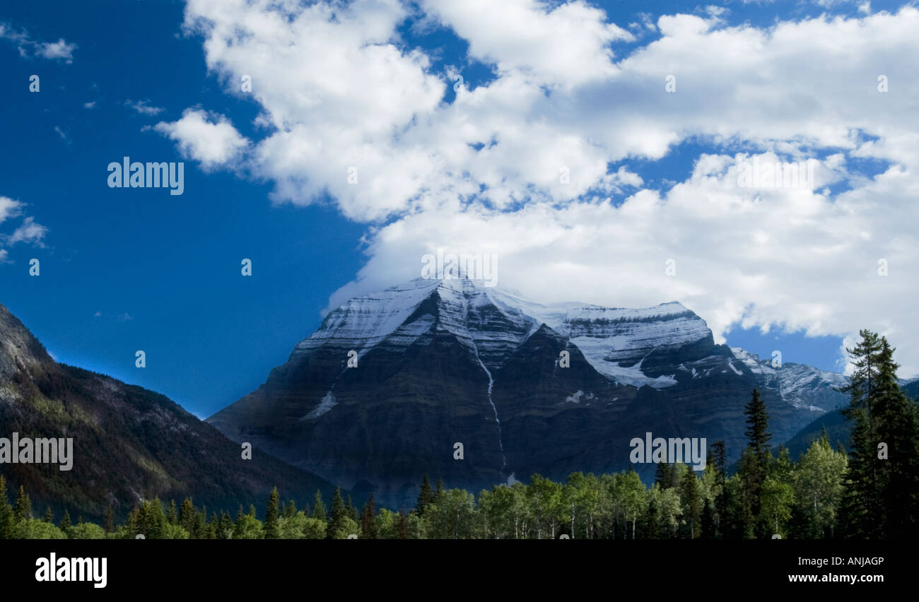 Mount Robson Canada British Columbia mountain Stock Photo - Alamy
