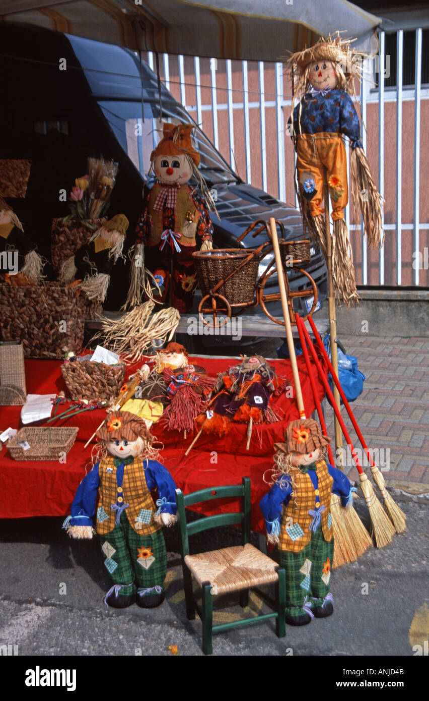 Straw dolls craft hi-res stock photography and images - Alamy