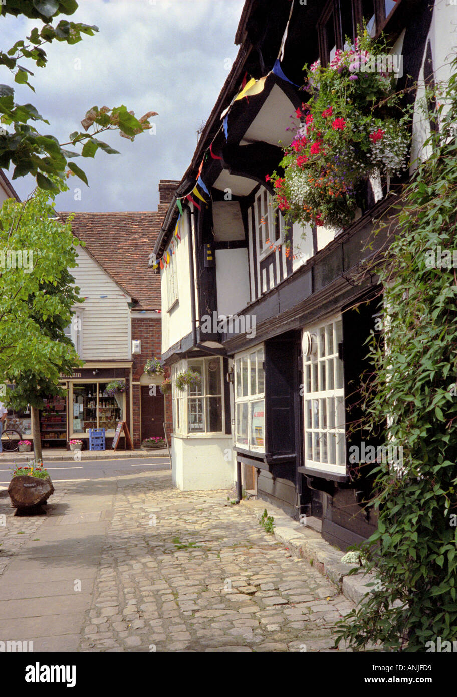 Lenham village kent england hi-res stock photography and images - Alamy