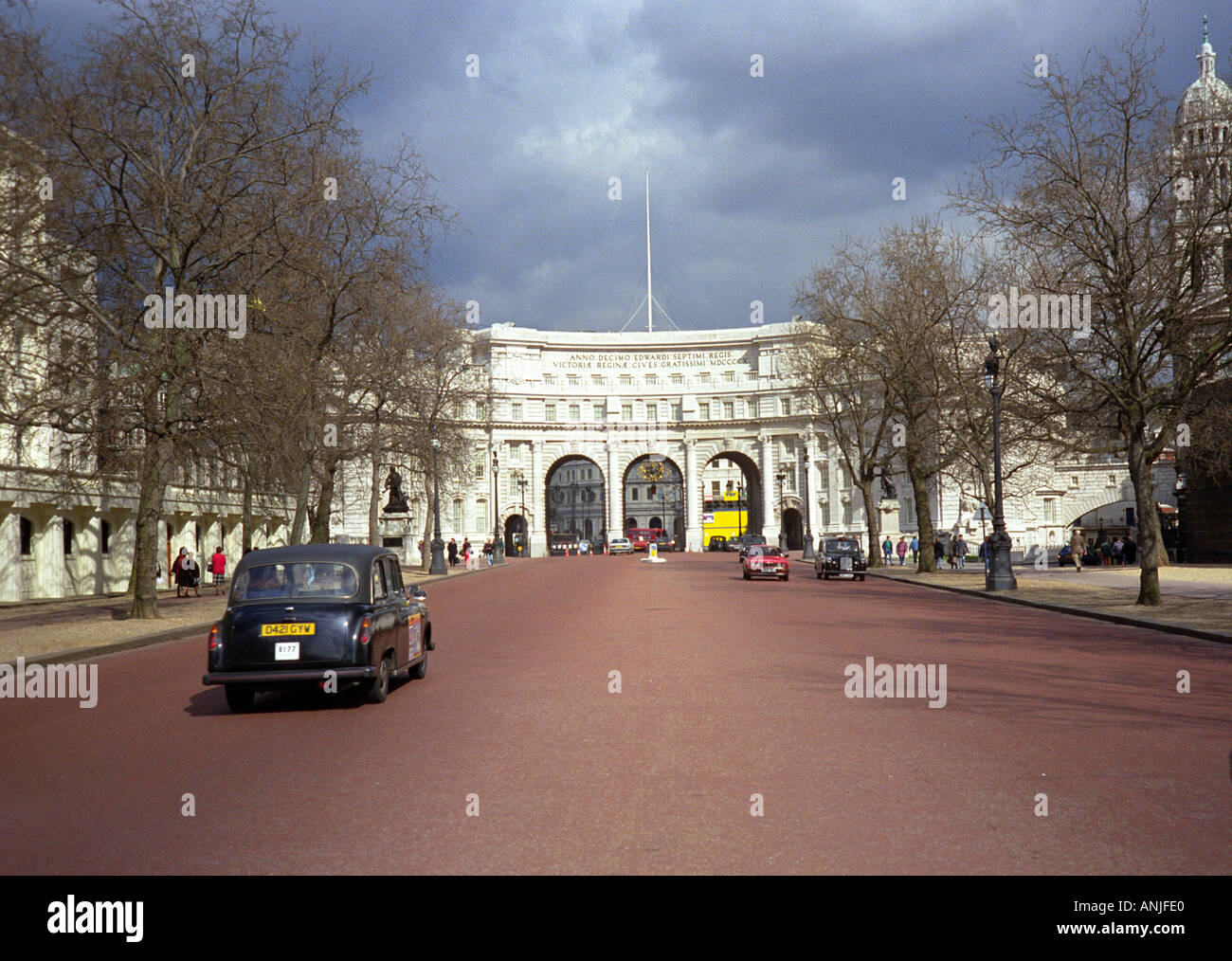 Queen street mall arch hi-res stock photography and images - Alamy