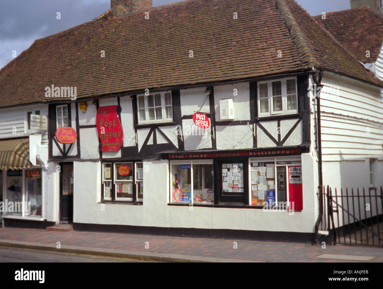 Post office service shop hi-res stock photography and images - Alamy