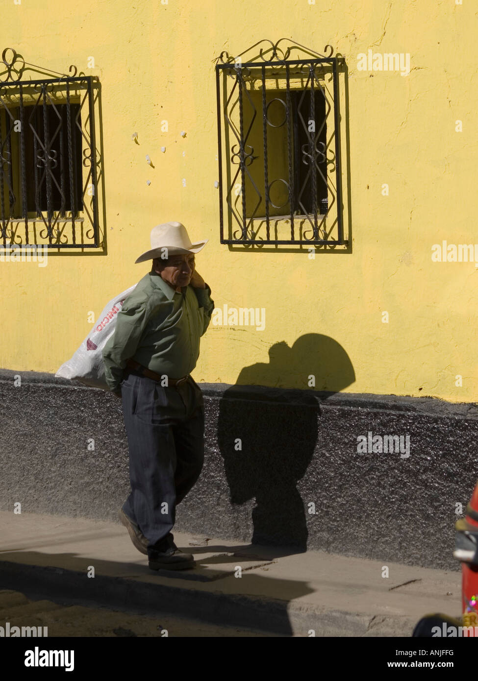 Carry carries carrying a sack hi-res stock photography and images - Alamy