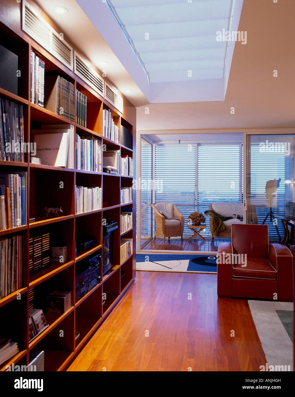 View of an elegant library in a home Stock Photo - Alamy