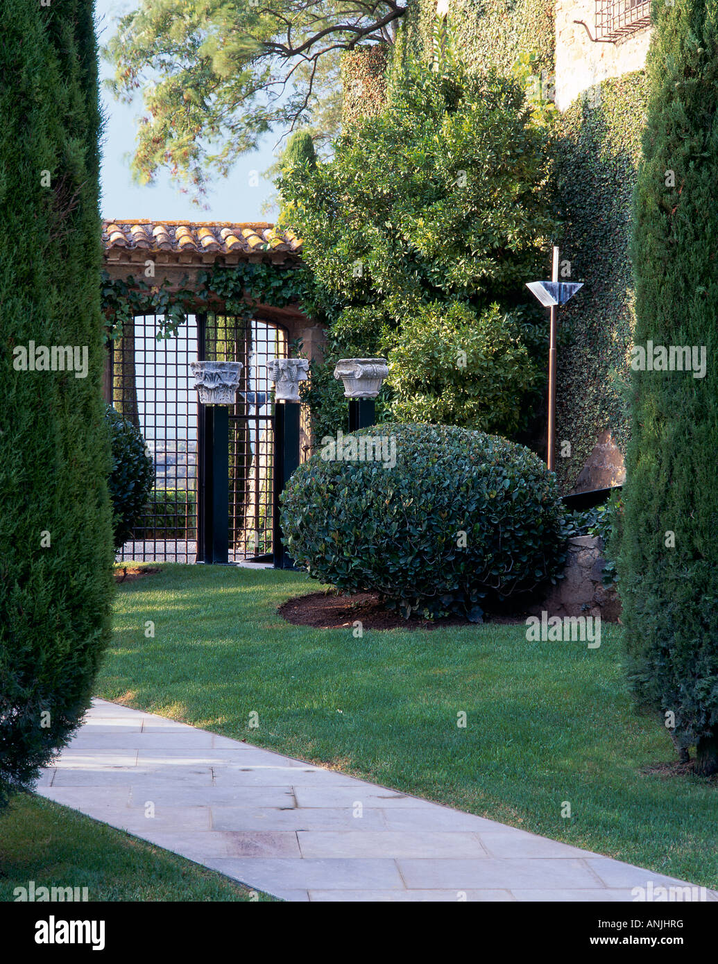 View of beautiful garden Stock Photo - Alamy