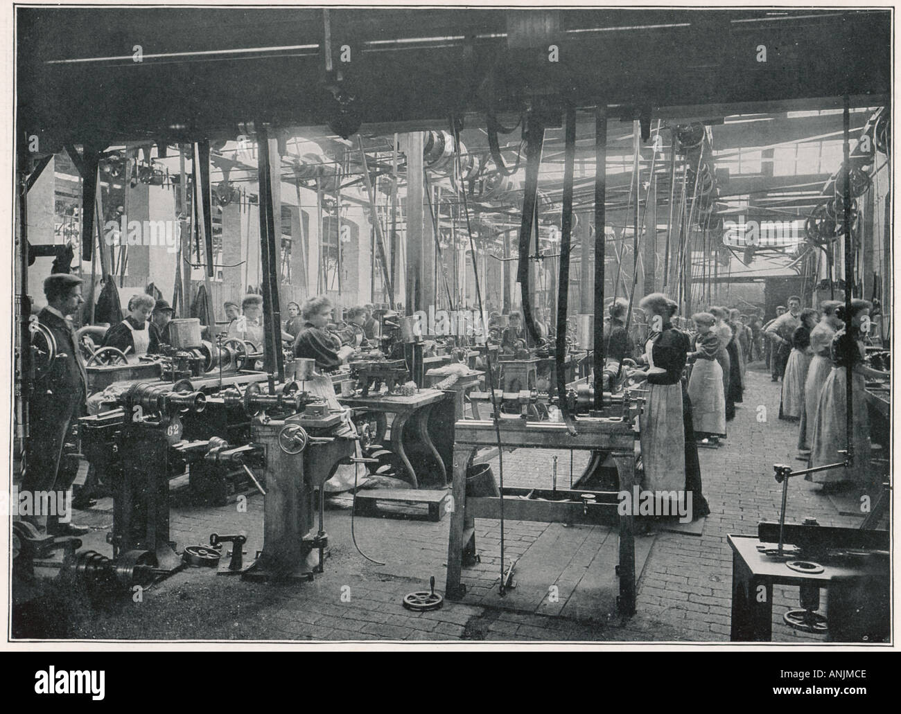 Women of britain come into the factories hi-res stock photography and ...