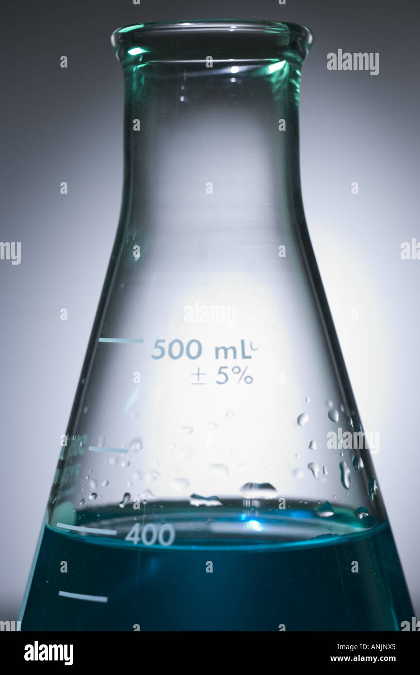 Mixing colored liquid experiment hi-res stock photography and images ...