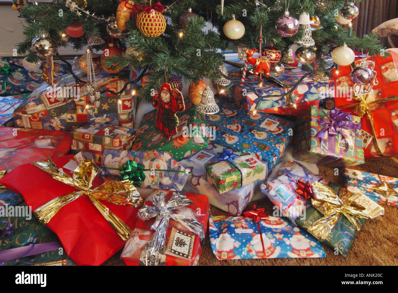 Wrap around base hi-res stock photography and images - Alamy