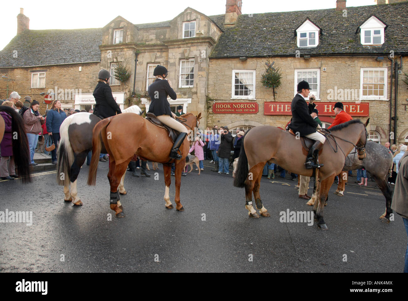 Boxing Day Meet of the Heythrop Hunt Chipping Norton Oxfordshire Stock ...