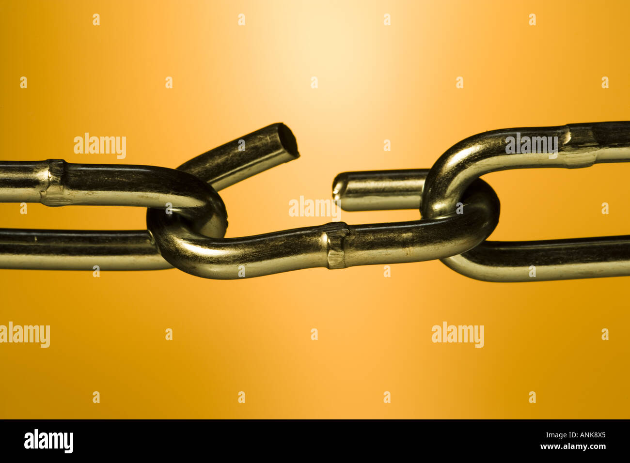 Link in a chain hi-res stock photography and images - Alamy
