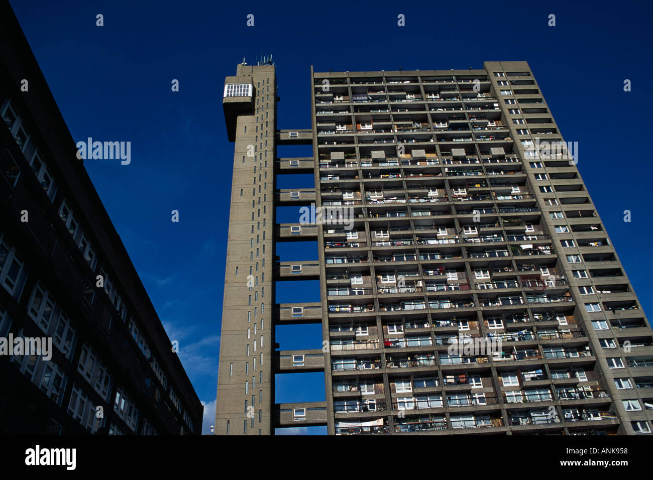 Trellick tower flat hi-res stock photography and images - Alamy