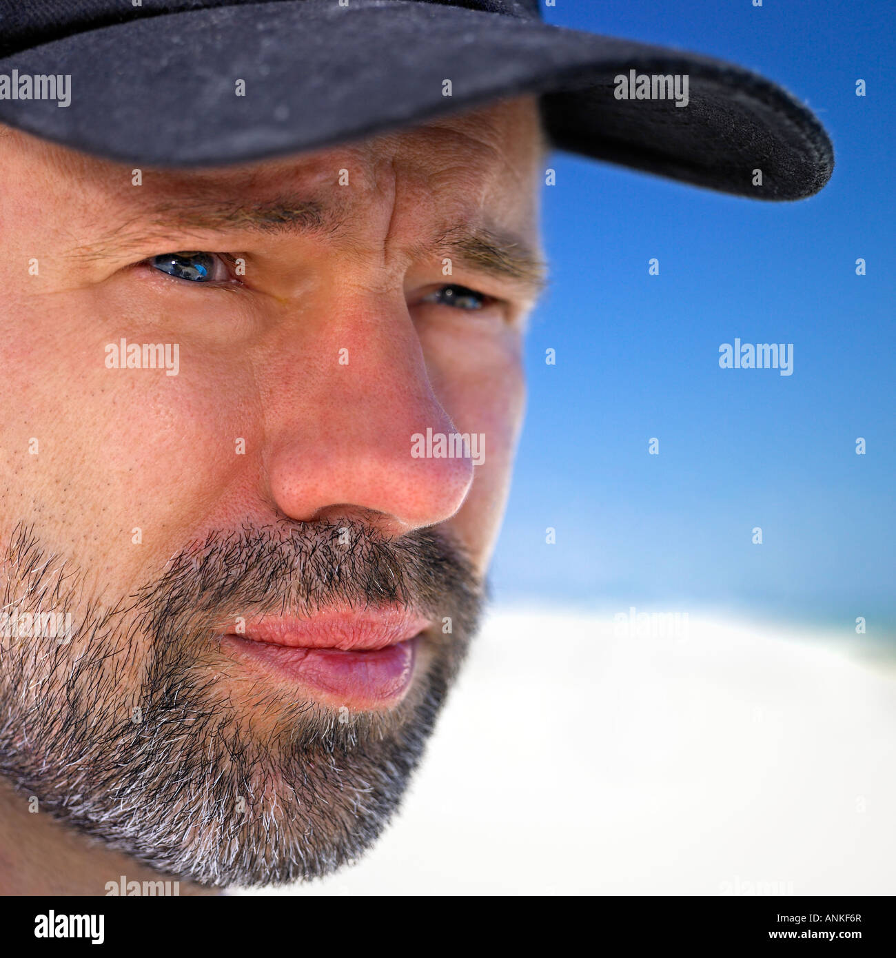 Man with the beard and baseball cap Stock Photo - Alamy