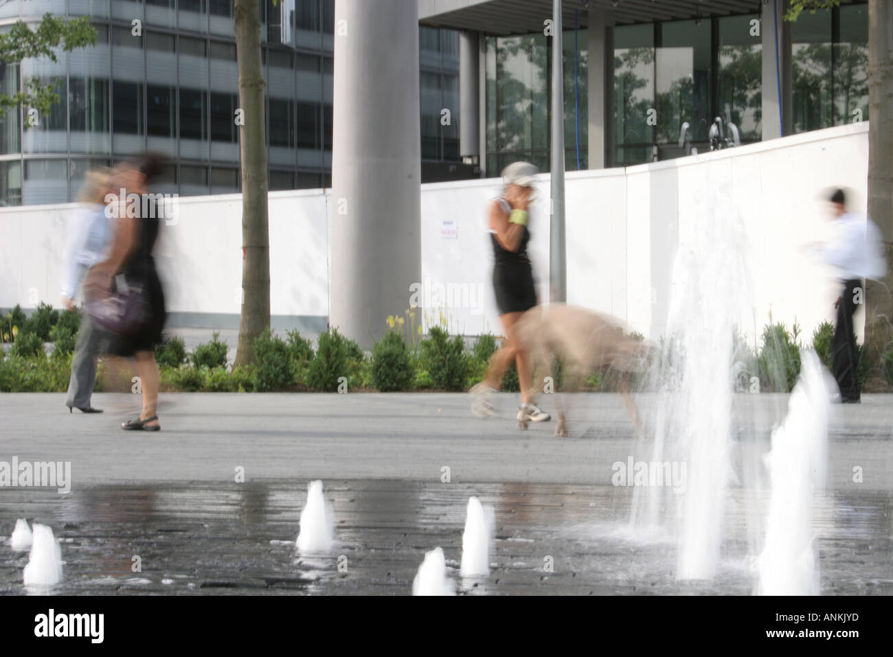 People rushing to work Stock Photo - Alamy