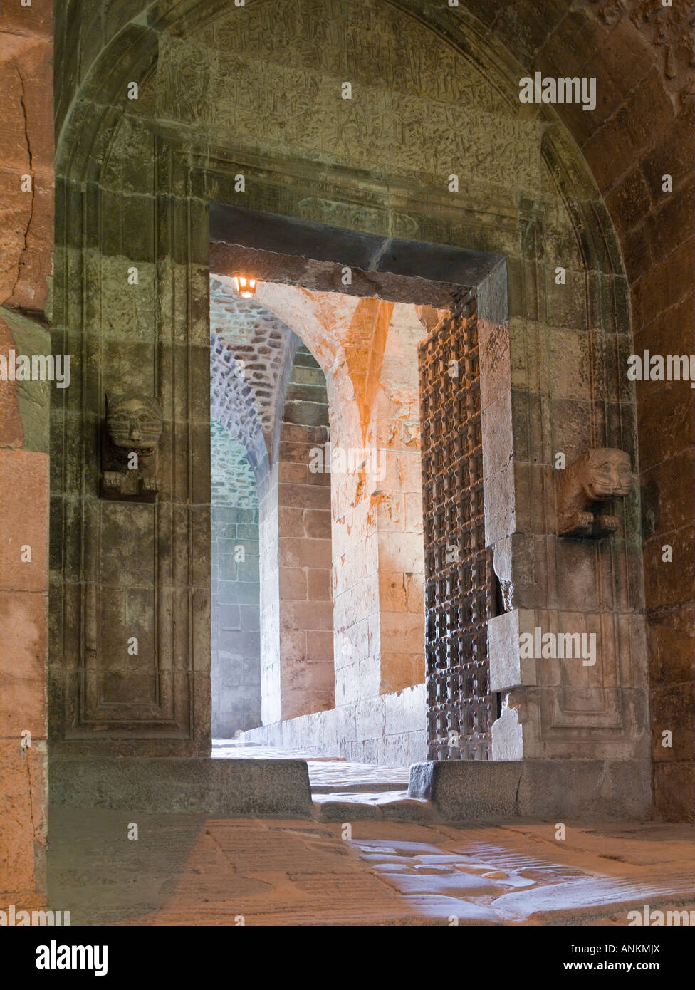 Aleppo entrance gate syria hi-res stock photography and images - Alamy