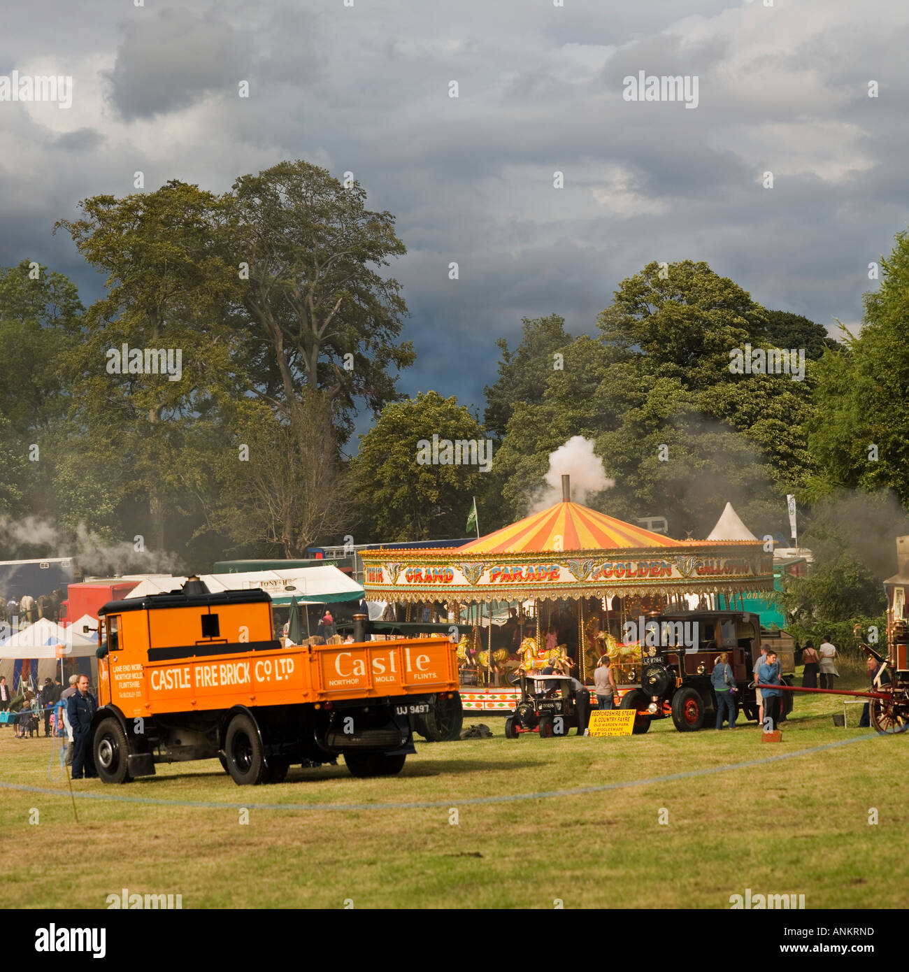 Victorian england fair show hi-res stock photography and images - Alamy