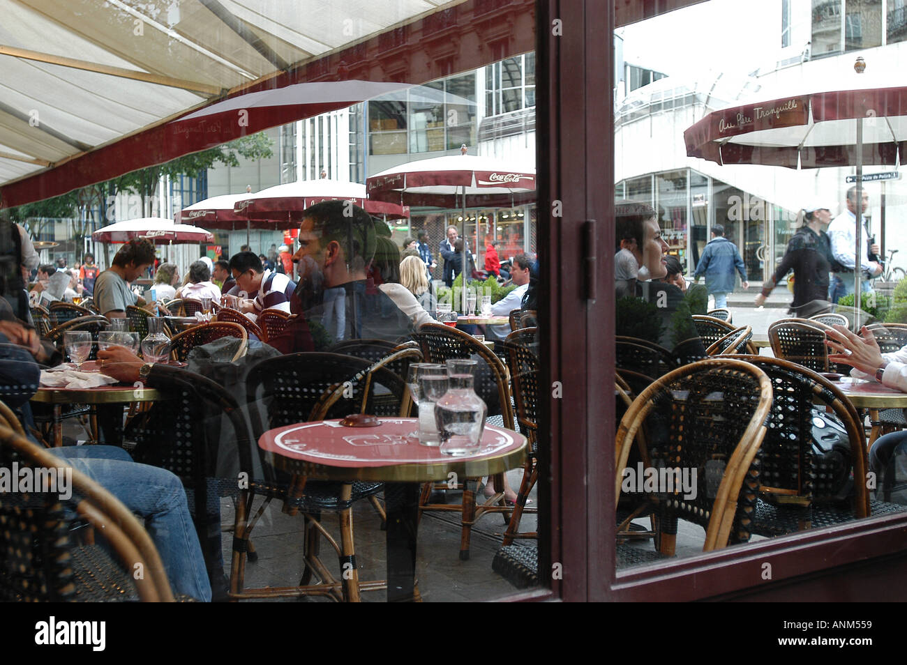 A typical French cafe Stock Photo - Alamy