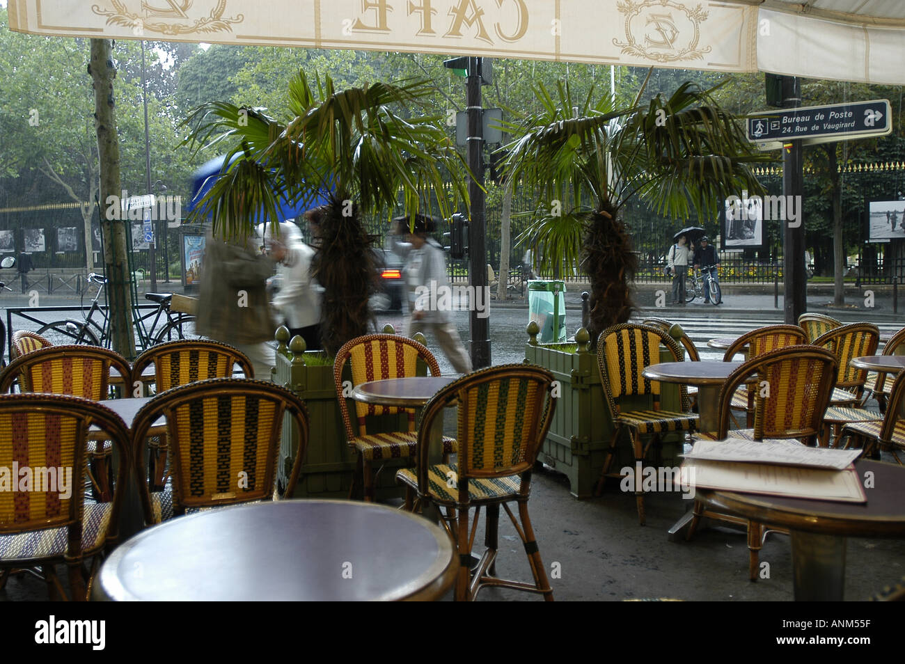 A typical French cafe Stock Photo - Alamy