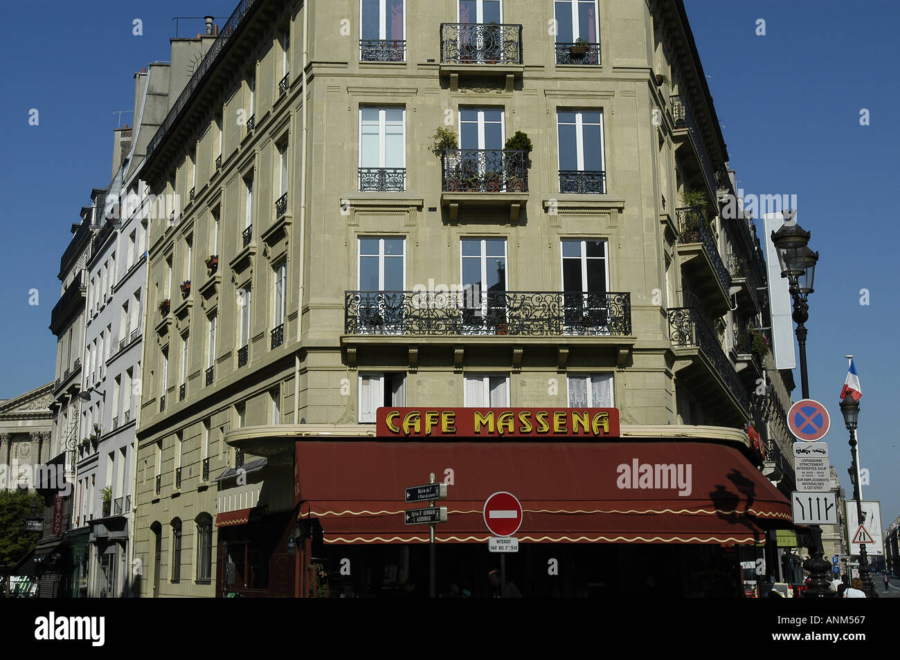 Paris France Café Red Canopy Stock Photo - Alamy
