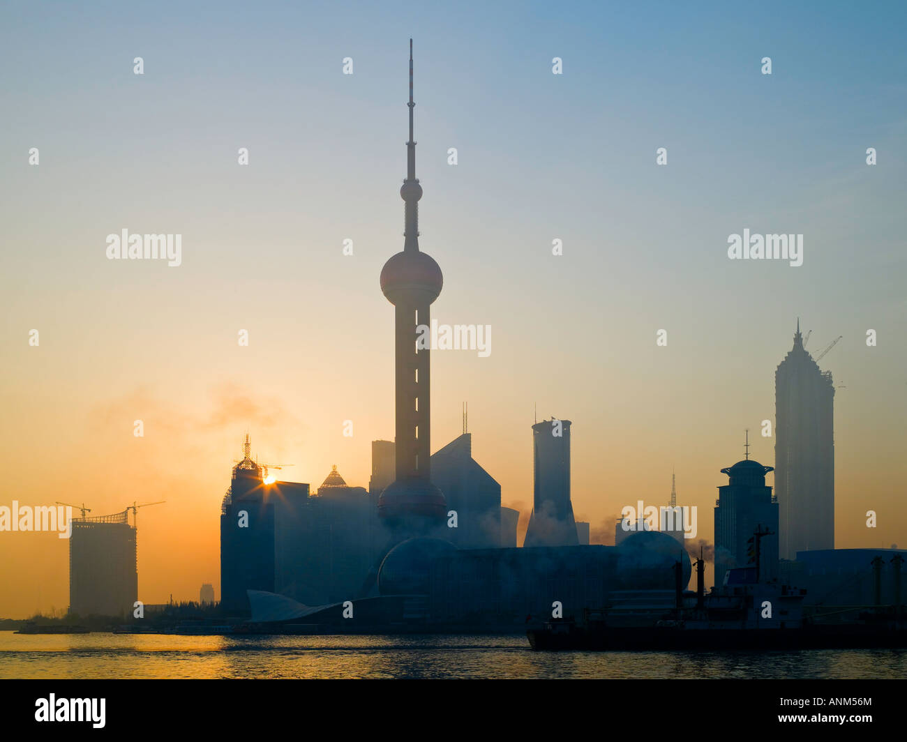 Shanghai skyline sunrise hi-res stock photography and images - Alamy