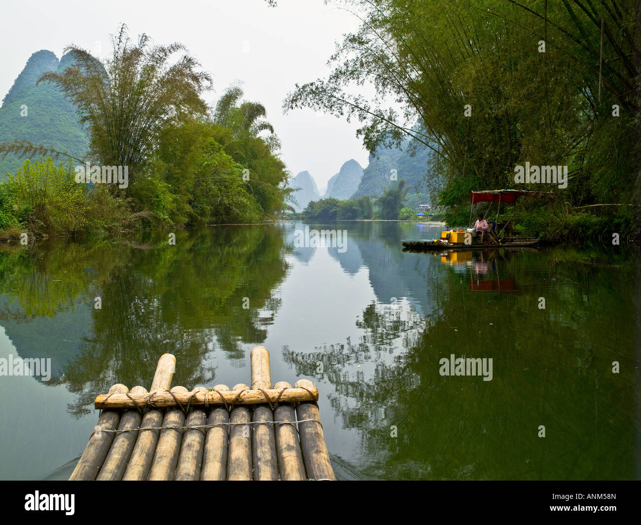 Bamboo raft floating on Li river, Guilin, China Stock Photo - Alamy