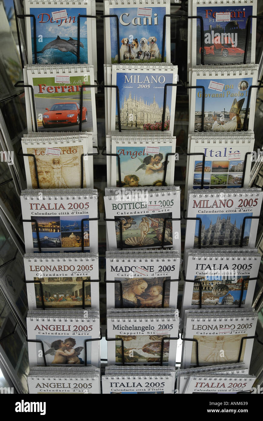 News stand italy hi-res stock photography and images - Alamy
