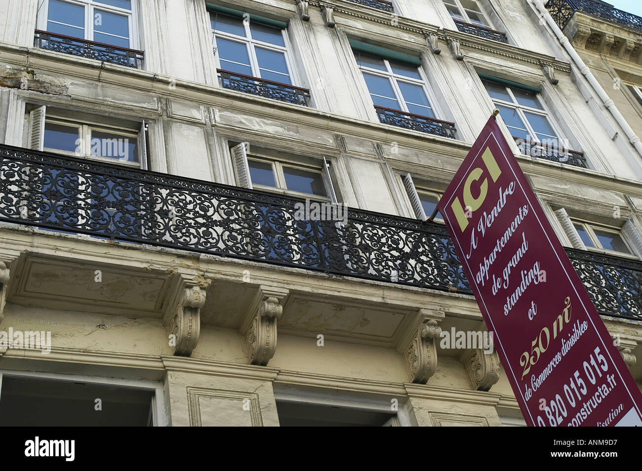 Street signs on Paris Rue France Stock Photo - Alamy